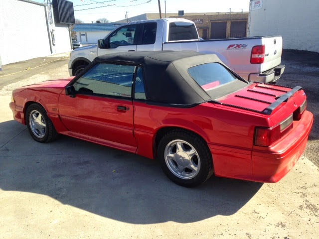 Whiteboy's Mustangs: 1993 Mustang GT Convertible 5.0 5spd black int.