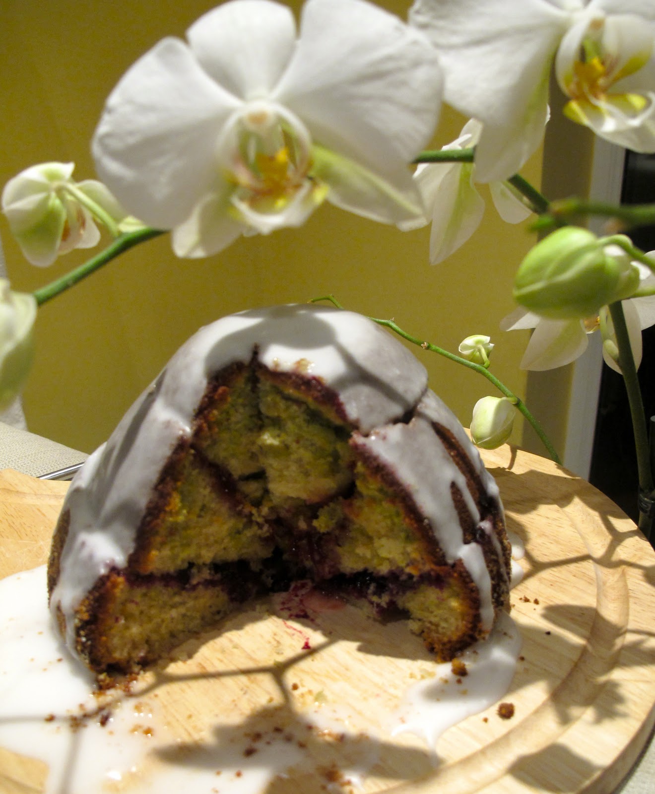 EDIBLE INK by Emily Ludolf: Geometric Pistachio Cake