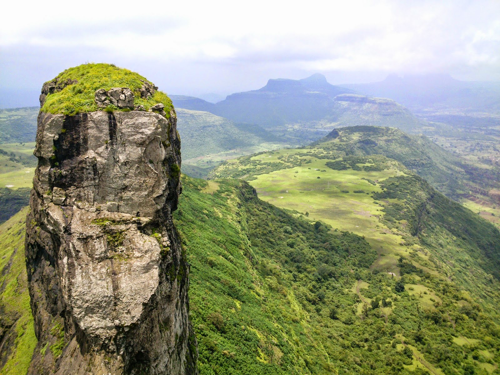 INDEPENDANCE DAY WEEKEND HIKE (PART 1): DHODAP FORT ~ Monsoon Trekker