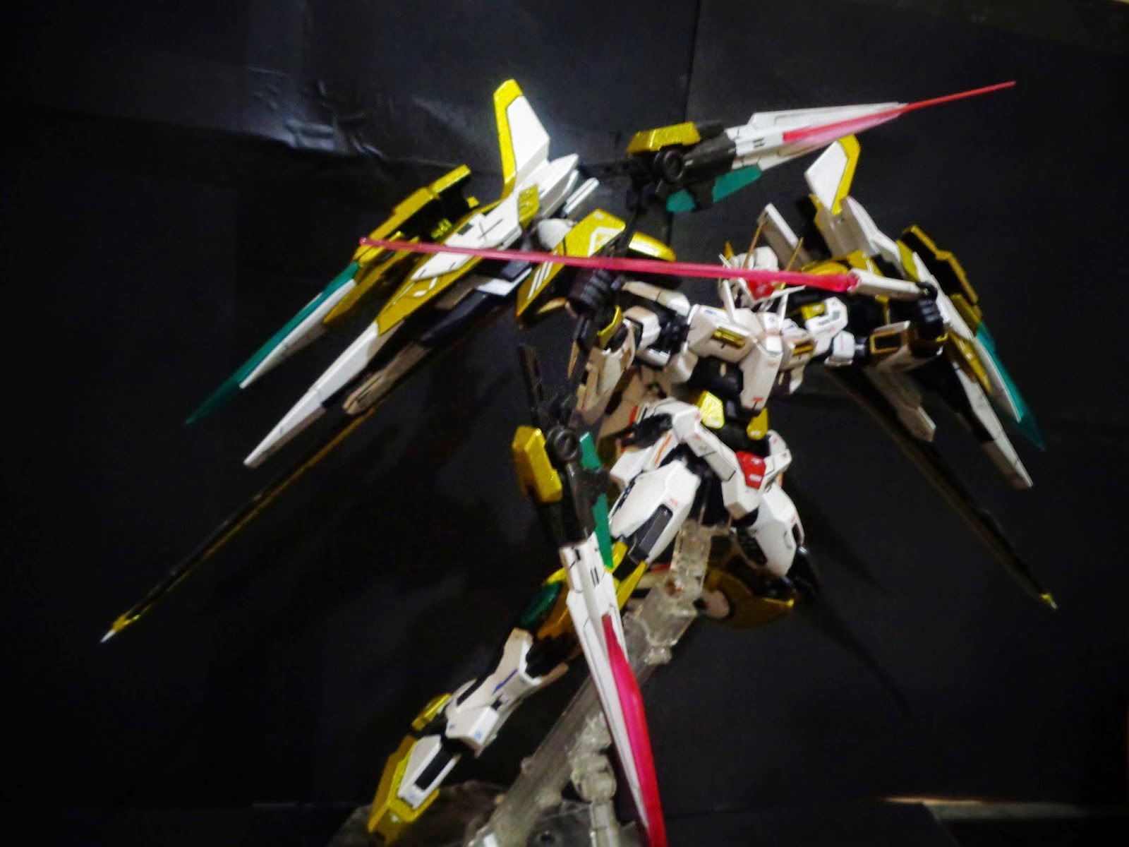 Gundam Family: MG 1/100 00 XN Raiser Albion Custom Build