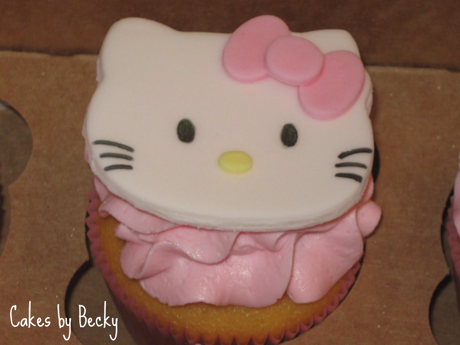 Cakes by Becky: Hello Kitty Cupcakes