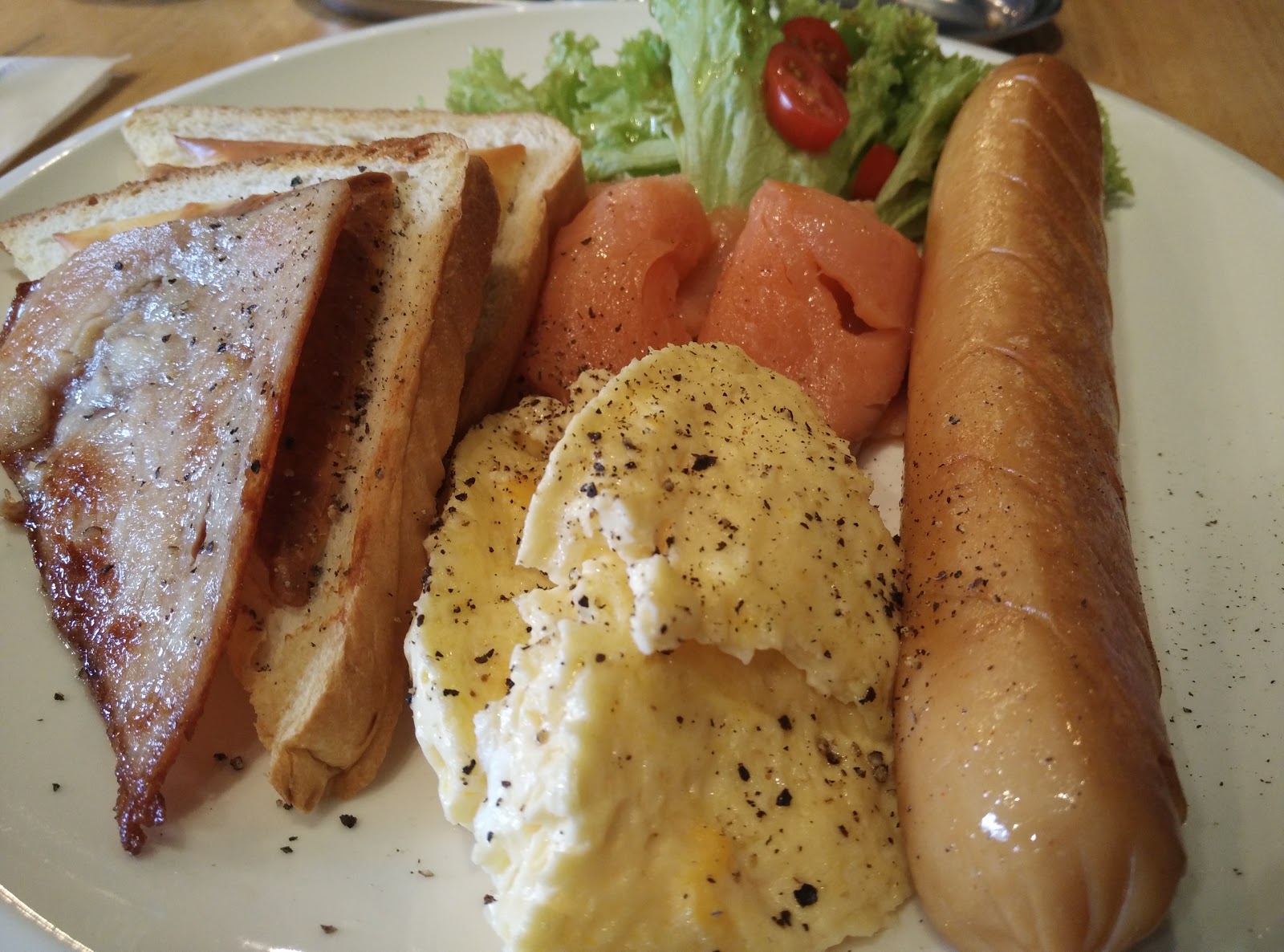 Food review: Maco Vintage @ JB ~ cool cafe with tasty mille crepe cakes ...