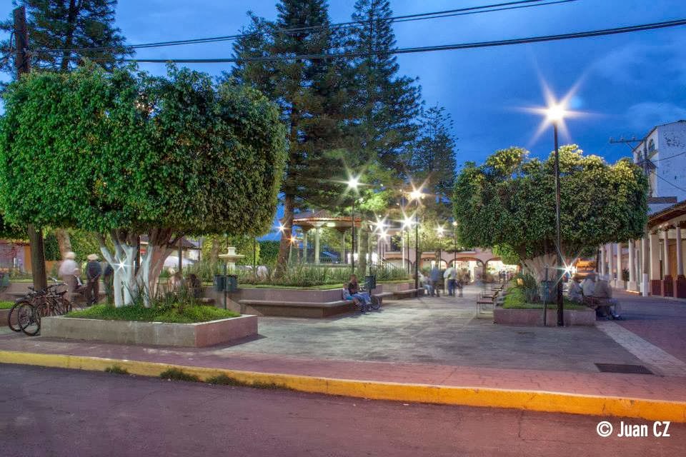 Jaime Ramos Méndez: Plaza principal de Chavinda en Michoacán ...