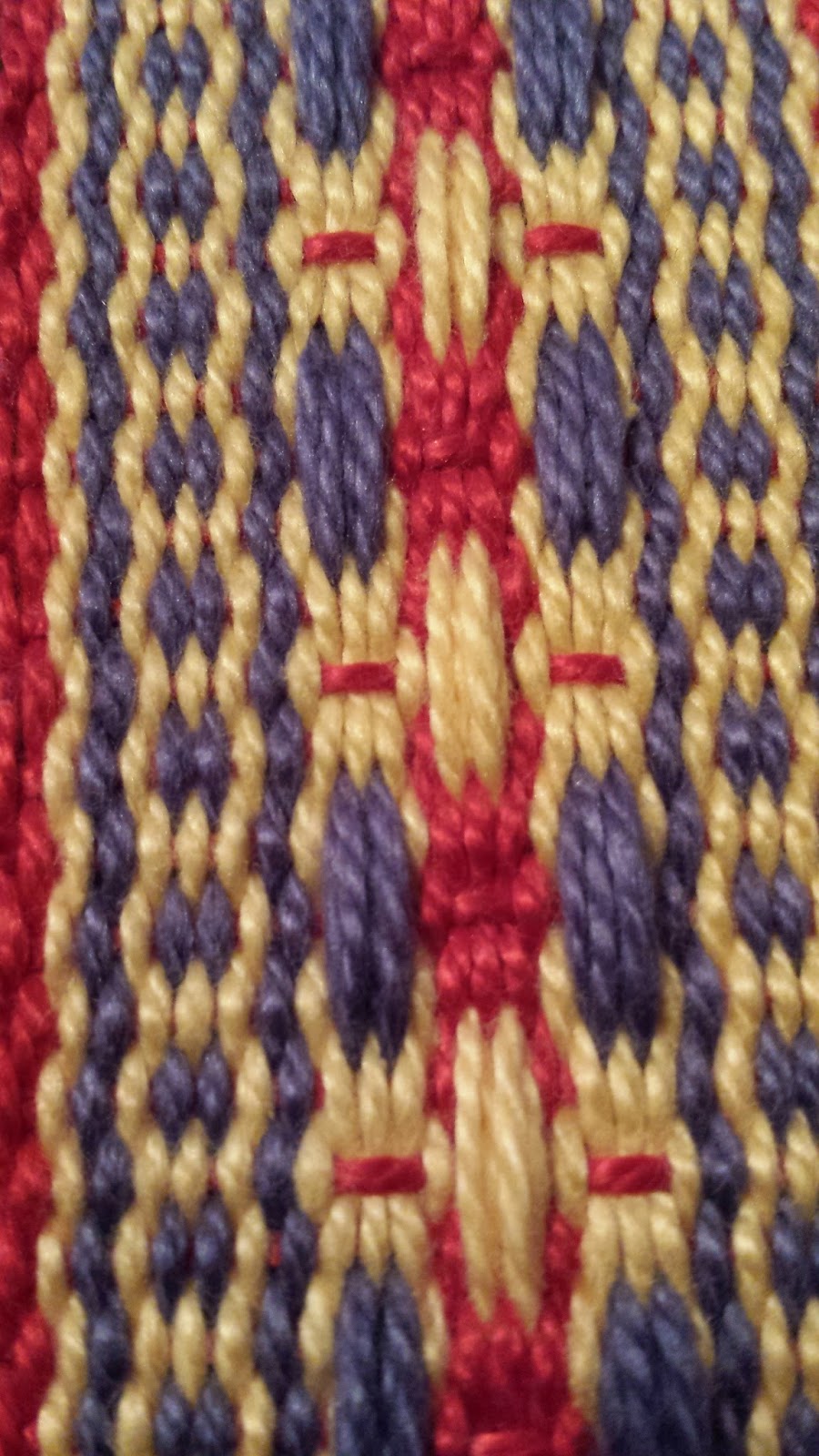 KB Knits & Crafts: Latvian Flower Band