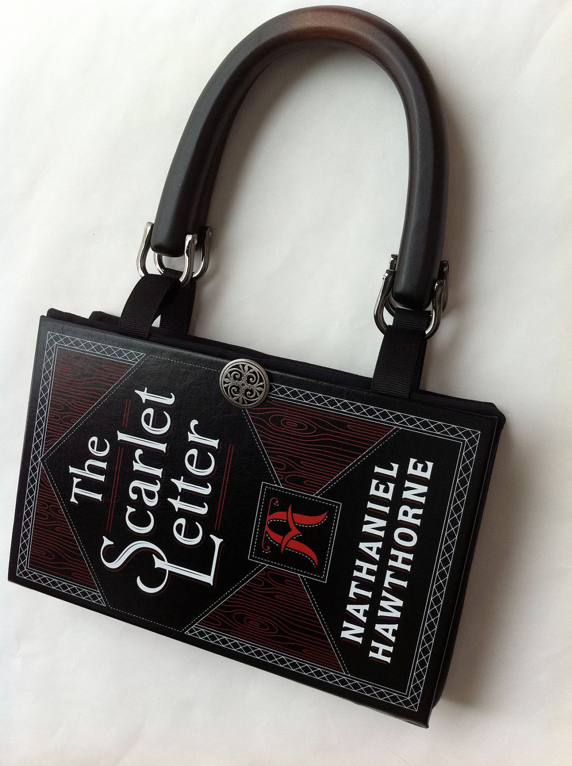 Ophelia's Adornments blog: books as handbags!