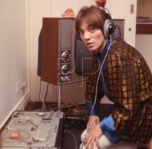 túnoeresyeyé: STEPHEN PETER MARRIOTT