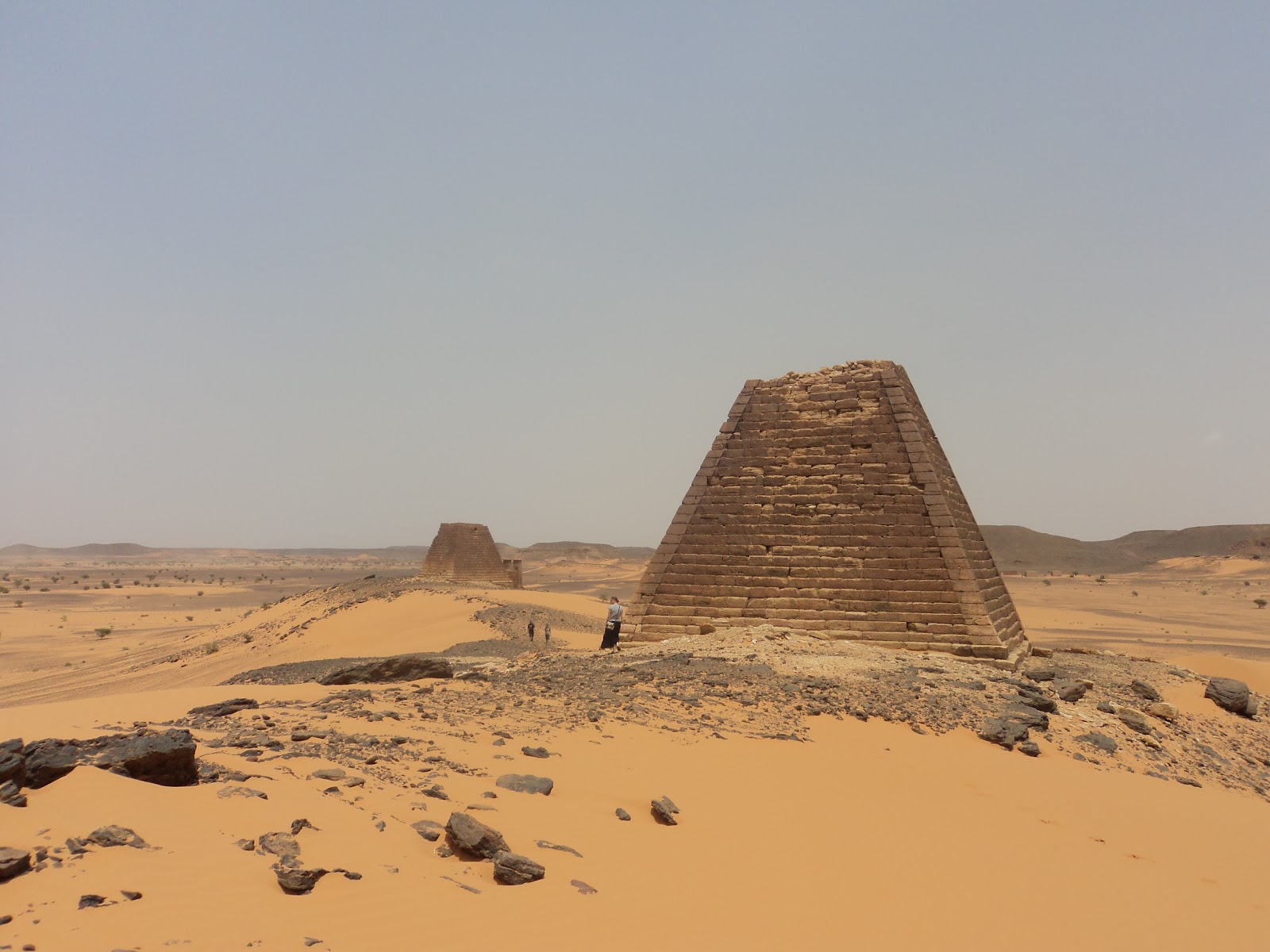 A teachers life in Khartoum: Visiting Meroe - Pyramids and the 6th cataract