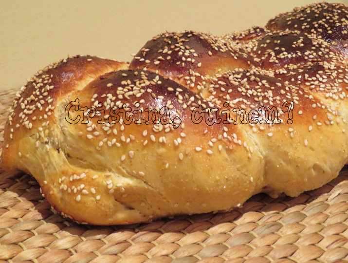 Cuinem?: Un llibre, una recepta (15). Pa jalá