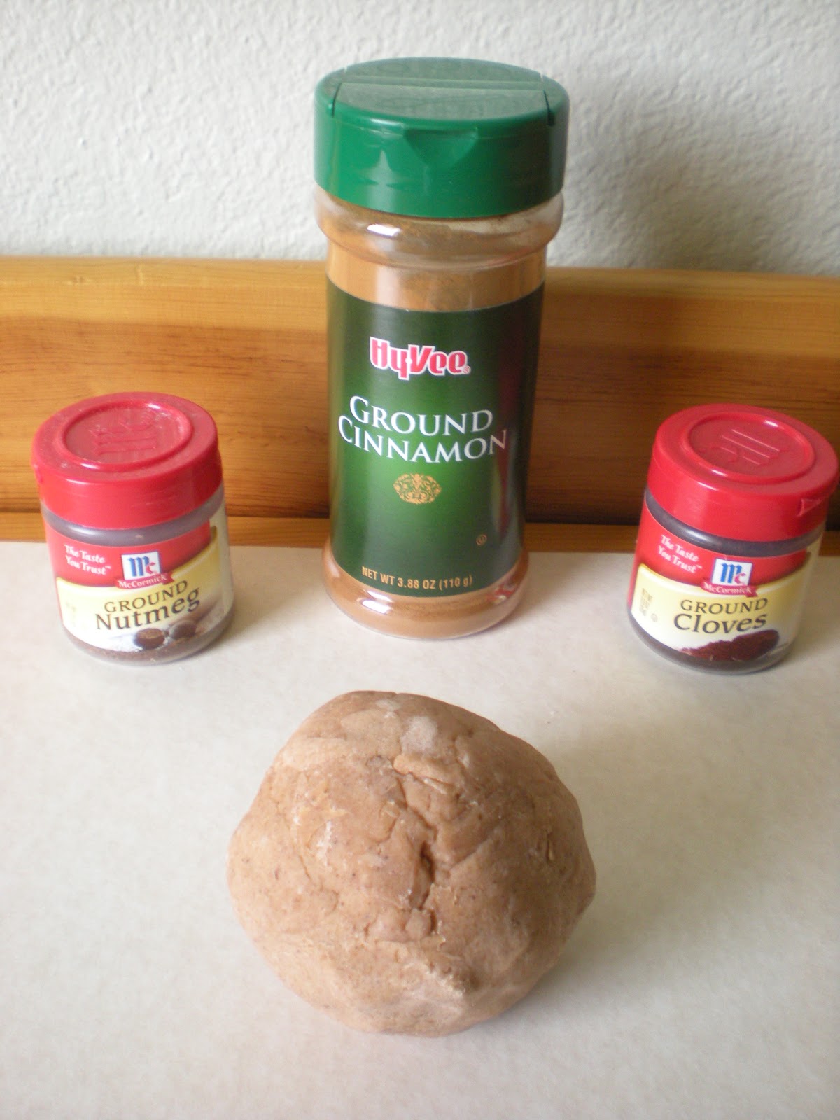 Play Through the Day: {Playing Through Autumn Day 10} Cinnamon Play Dough