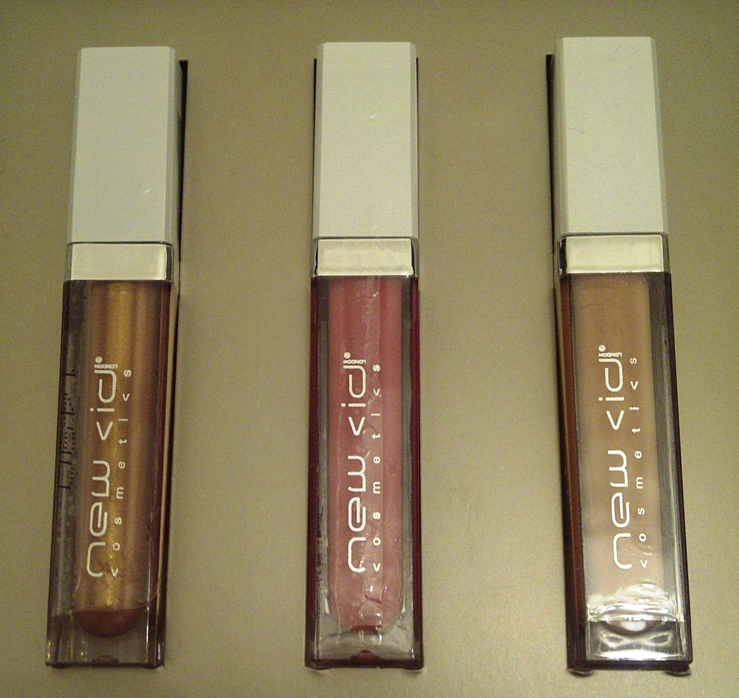 BeautySwot: New CID Cosmetics i-gloss Trio Collection Gift Set - Nude