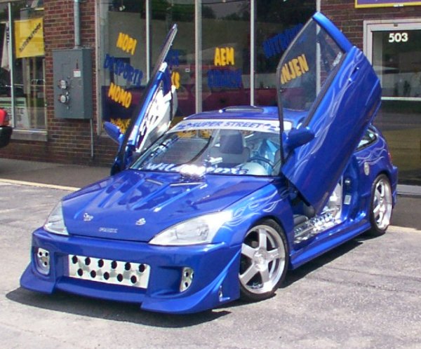 Modifiyeli Araba Resimleri: Modifiyeli Spor Araba Resimleri