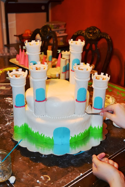 Lea's Cooking: Castle Cake Detailed Tutorial