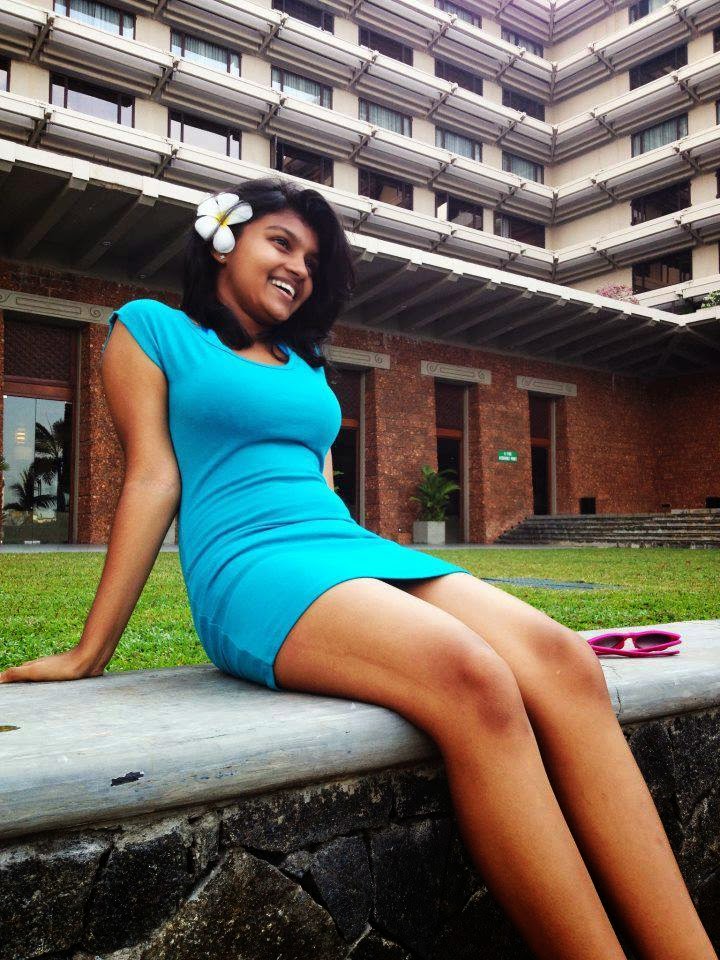 Sri Lankan Sexy Girls | Sri Lankan Hot Kello: Sri Lankan Wal Kello, Actress, Aunty, facebook ...