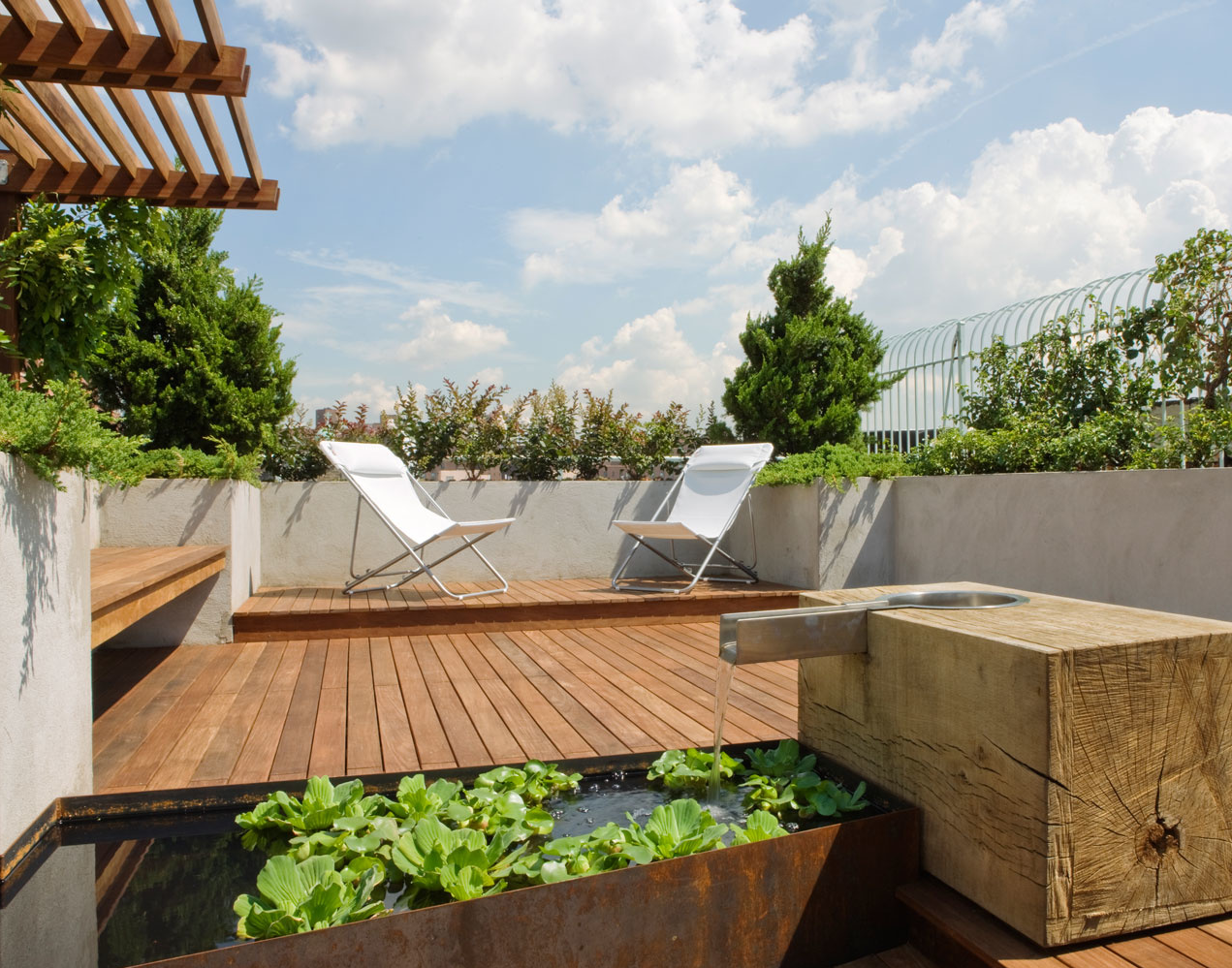 50 Desain Rooftop Garden, Taman Atap Rumah yang Eksklusif - Rumahku Unik