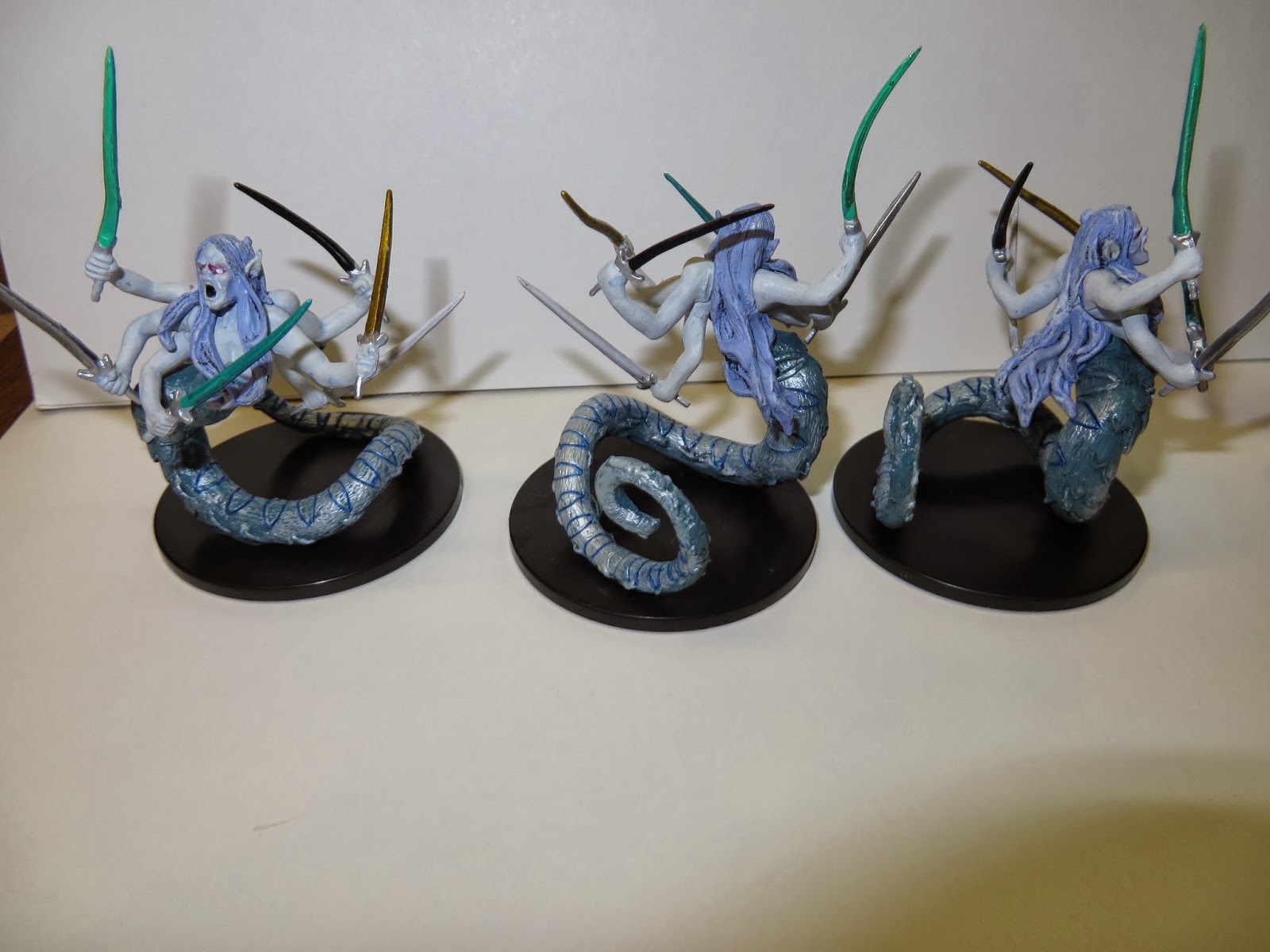 Real Minis: Pathfinder Battles wizkids Legends of Golarian in hand review