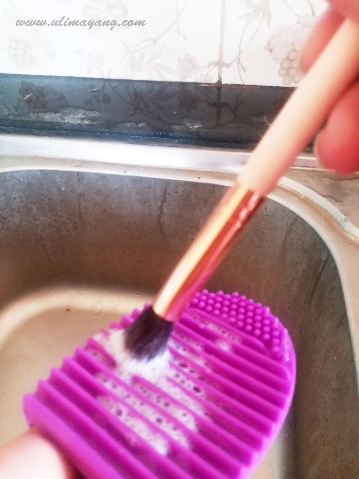 uli mayang: cara tutorial mencuci membersihkan kuas brush make up mudah ...