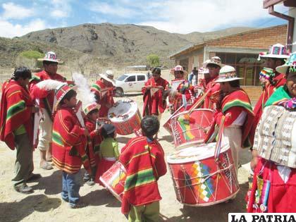 Está en la provincia Poopó Jukumari, tierra de los osos andinos ...