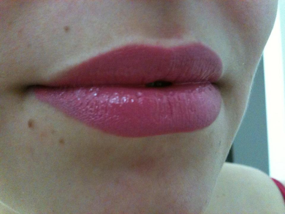 Testei batom Avon na cor Rosa queimado - Eu testei...