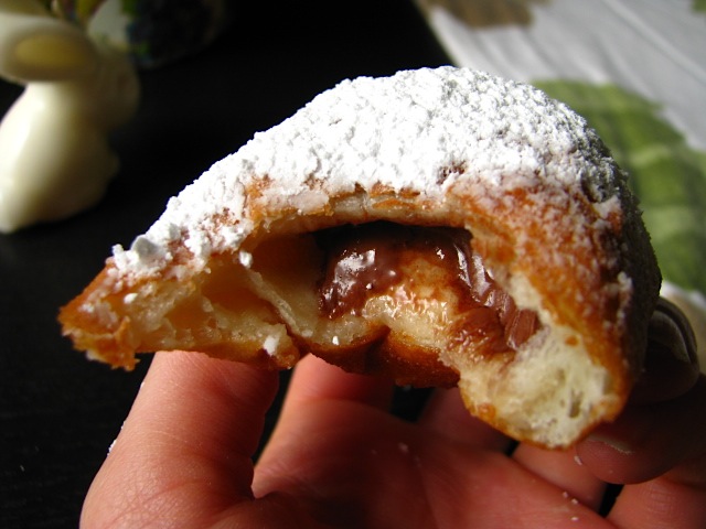 two foodies & a pup: Nutella Stuffed Beignets