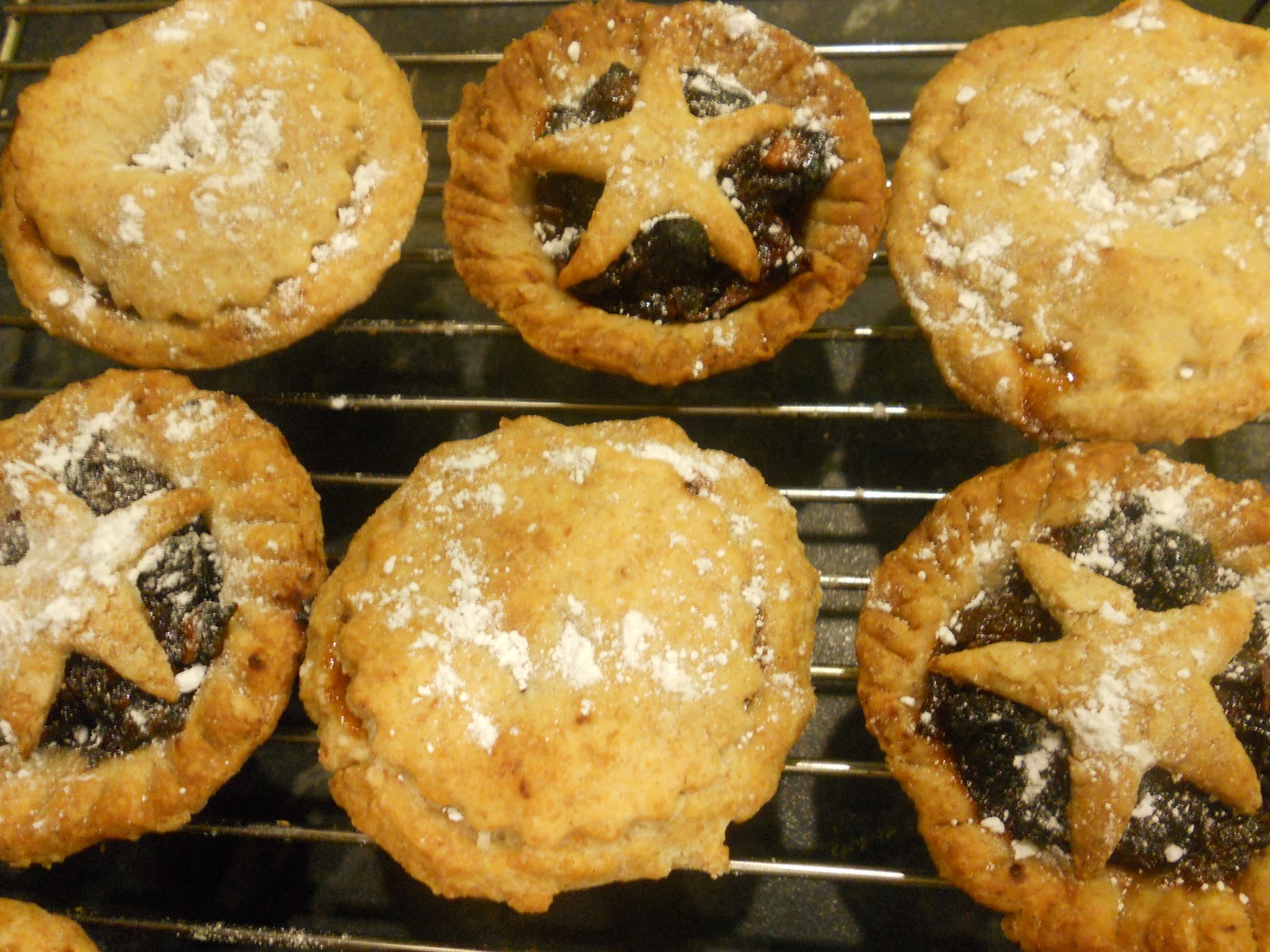 Apple and prune mince pies- vegan, no added sugar