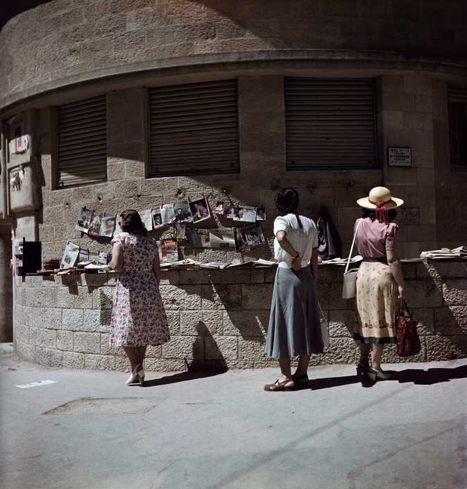 The World in Color During the 1940s and 1950s Through Robert Capa's ...