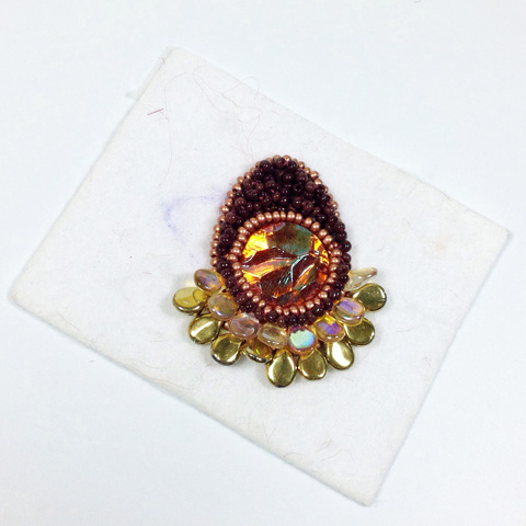 How to Make a Jump Ring Bail for Beaded Cabochon Pendants / The Beading Gem