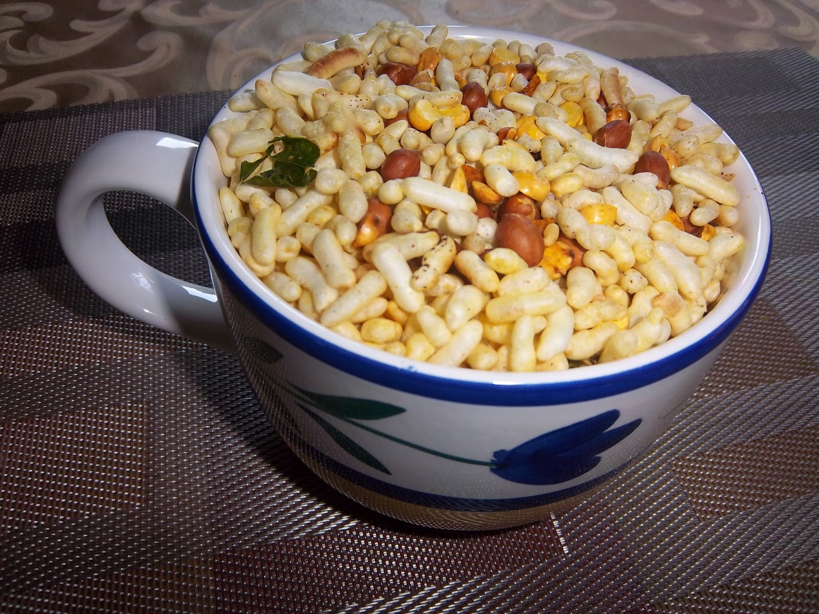 Ponni's Kitchen: Masala / Kara Pori