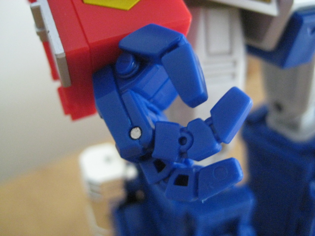ChCse's blog: Toy Review: Transformers Masterpiece Optimus Prime ...