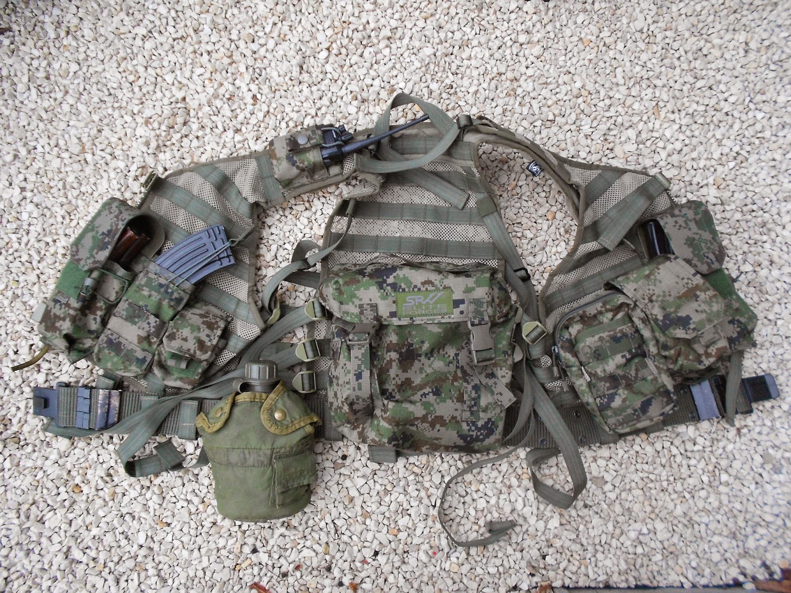 VOSTOK BASE: SSO MOLLE Base with SRVV pouches
