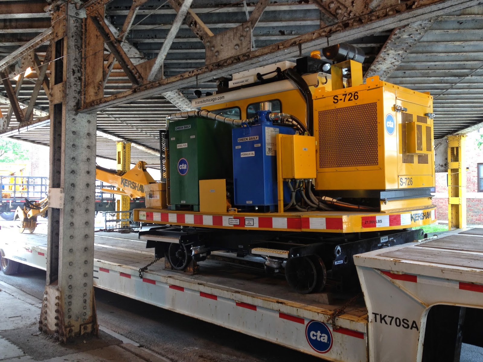 Chevanston Rogers Park: Kershaw Tie Crane