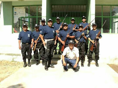 Habitantes del Cayaco se convierten en Policías Comunitarios para ...
