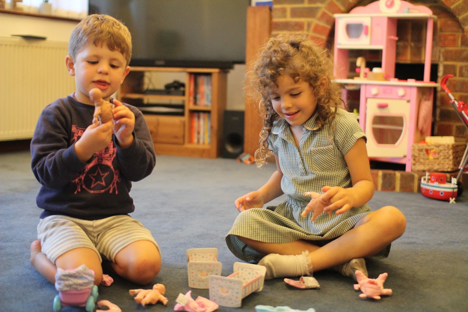 Mummy's Little Blog: Tinsy Winsy Weeny Tots Review