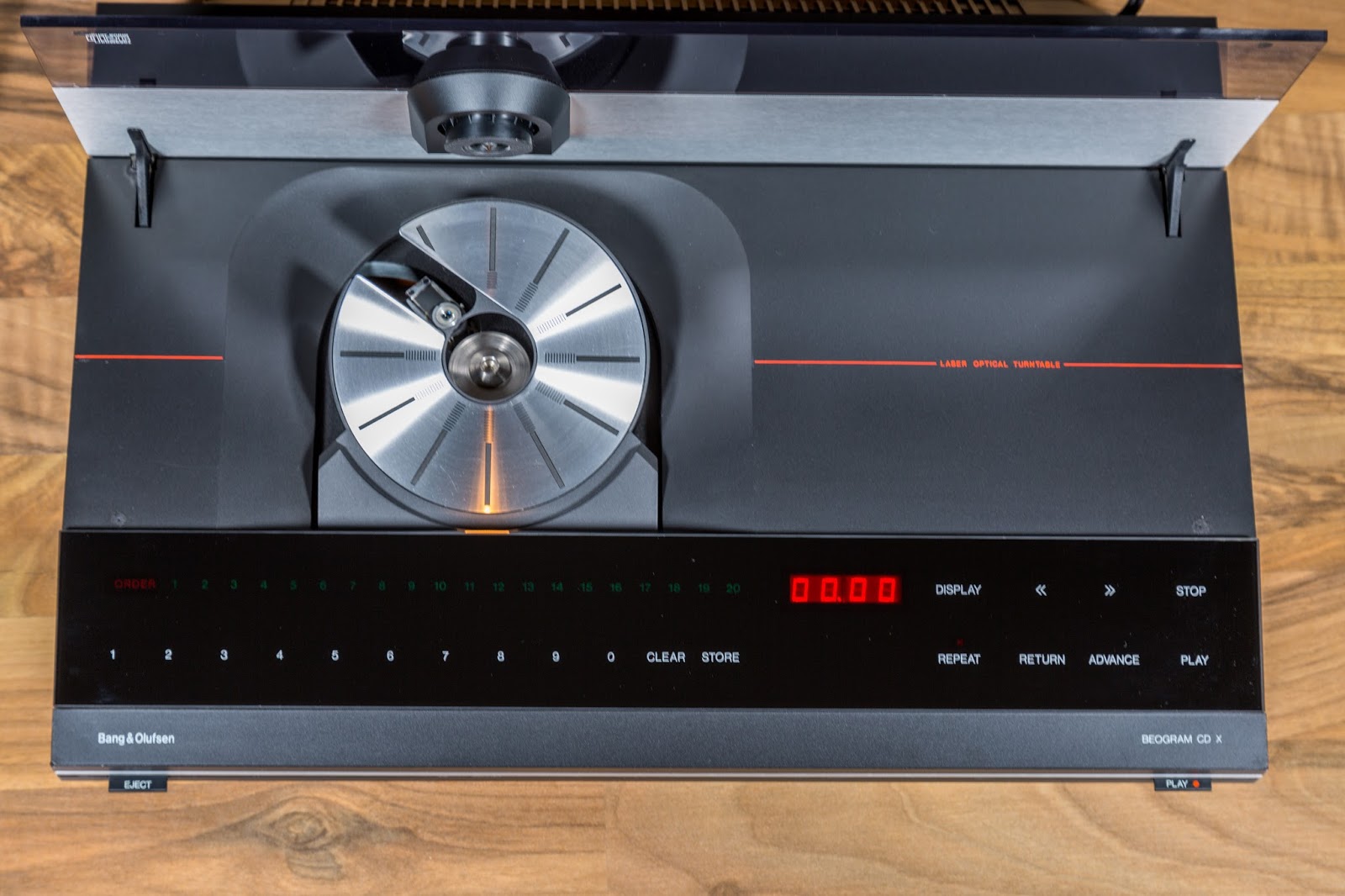 Golden Age Of Audio: Bang & Olufsen Beogram CDX Vintage CD Player