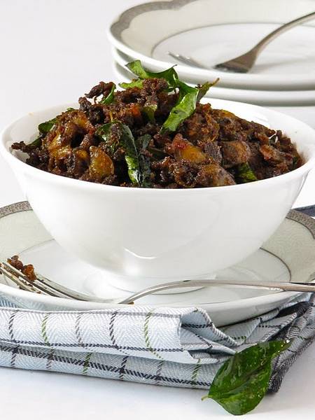 Yummy Recipes: Kallummakaya Ularthiyathu