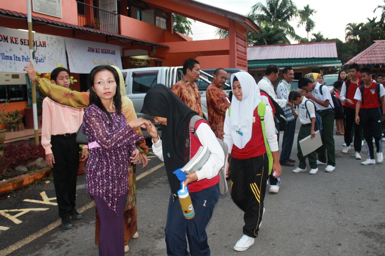 .::OFFICIAL BLOG OF SMK GEDONG::.: KEMPEN GURU PENYAYANG SMKG 2013
