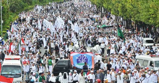 Berita Militer di Dunia: Foto DEMO 212 di Jakarta