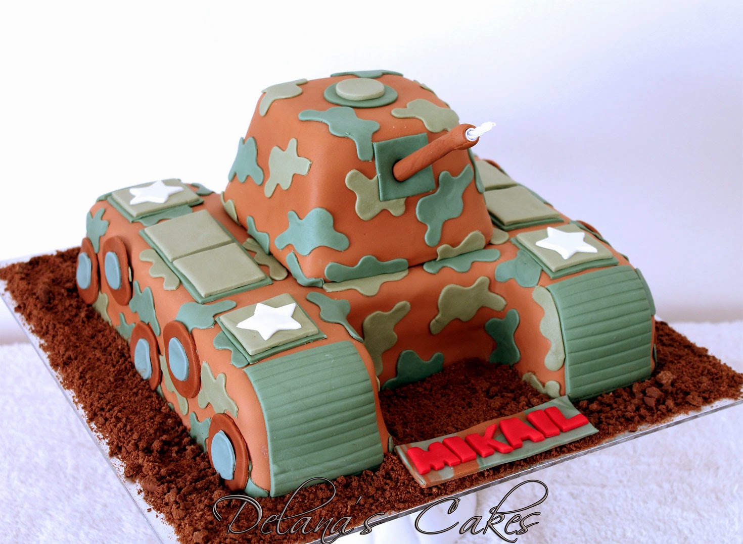 Delana's Cakes: Army Tank Cake