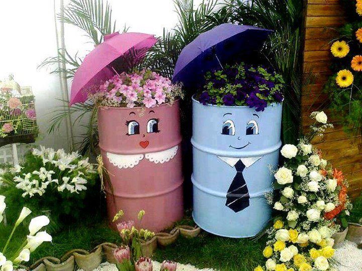 How to Recycle: Creative Flowering Pots in your Garden