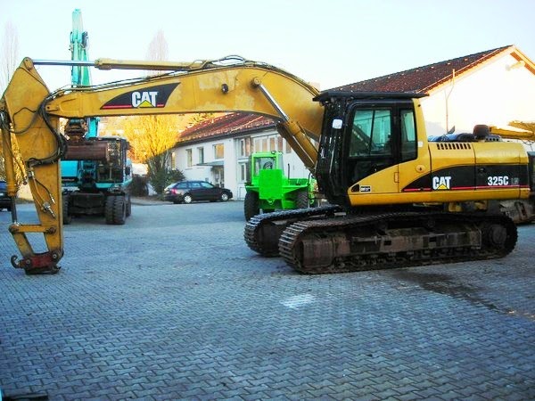 EXCAVATOR PE SENILE CATERPILLAR CAT 325 CLN 30t An2003 PRET 65.500 Euro