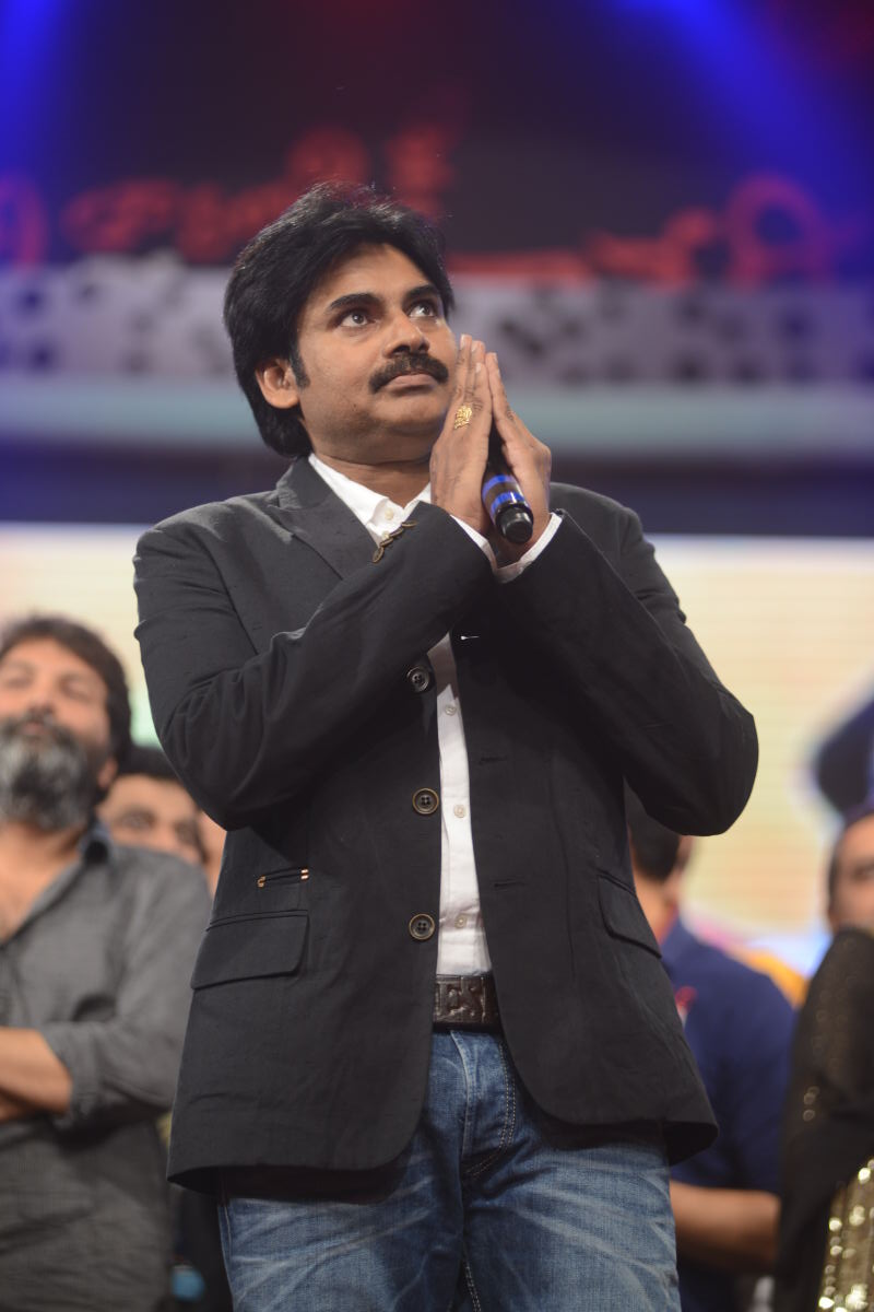 Pawan Kalyan Attarintiki daredi Audio launch