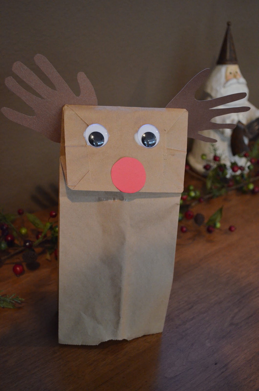 Tot Treasures: How to make a super simple reindeer puppet!