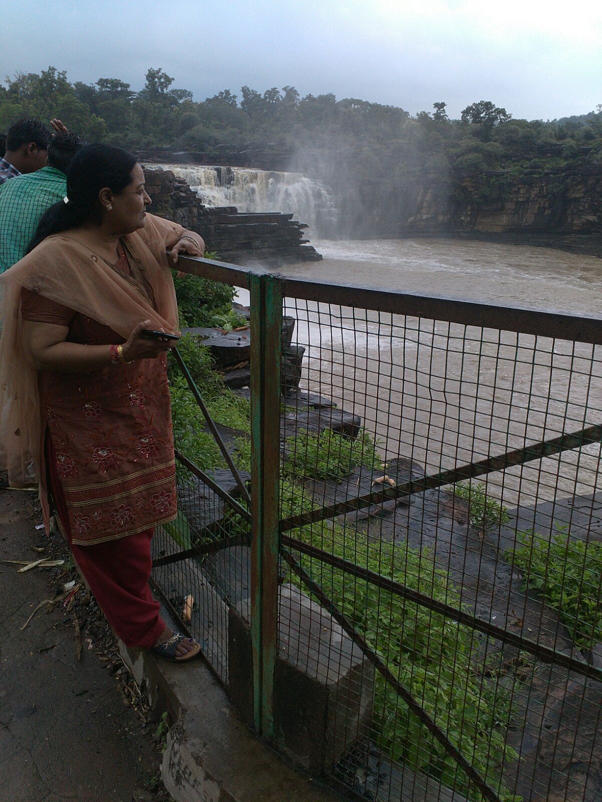 Varsha Singh: Traveler Dr Varsha Singh... My Trip ..Rahatgarh Waterfall ...