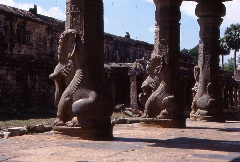 Tamilnadu Tourism: Brihadeeswarar Temple – Sculptures
