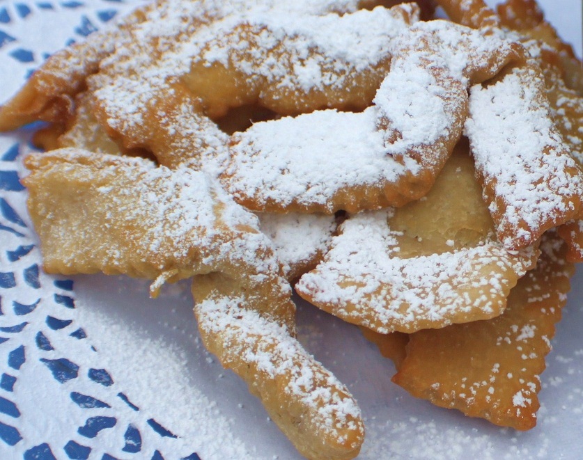 Italian fried bows/ribbons (FARFELLETTE) with powdered sugar | What's ...