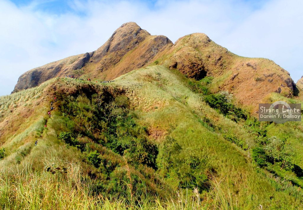 SIRANG LENTE: Mt. Batulao with its Breathtaking Slopes
