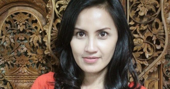 Profil Vina Ferina Pemeran Ceu Esih (Istri Kang Mus) di Sinetron Preman Pensiun