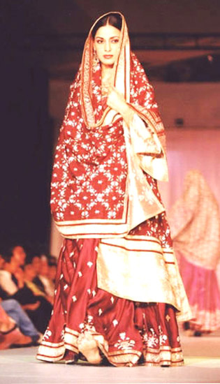 A Step To The World Of FASHION..: PHULKARI-do it in treditional way