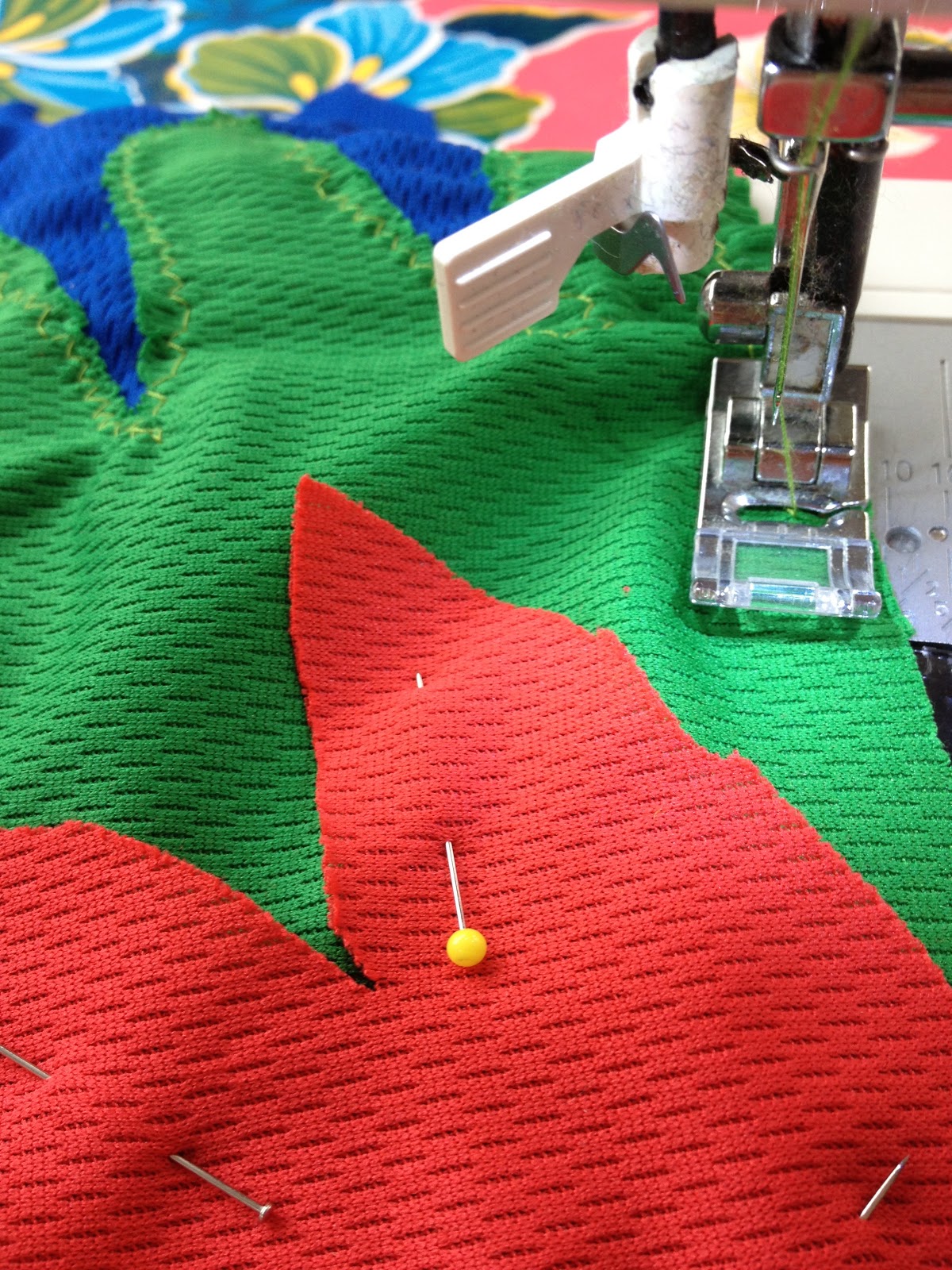 craftyandcake: Tutorial - Parrot Wings