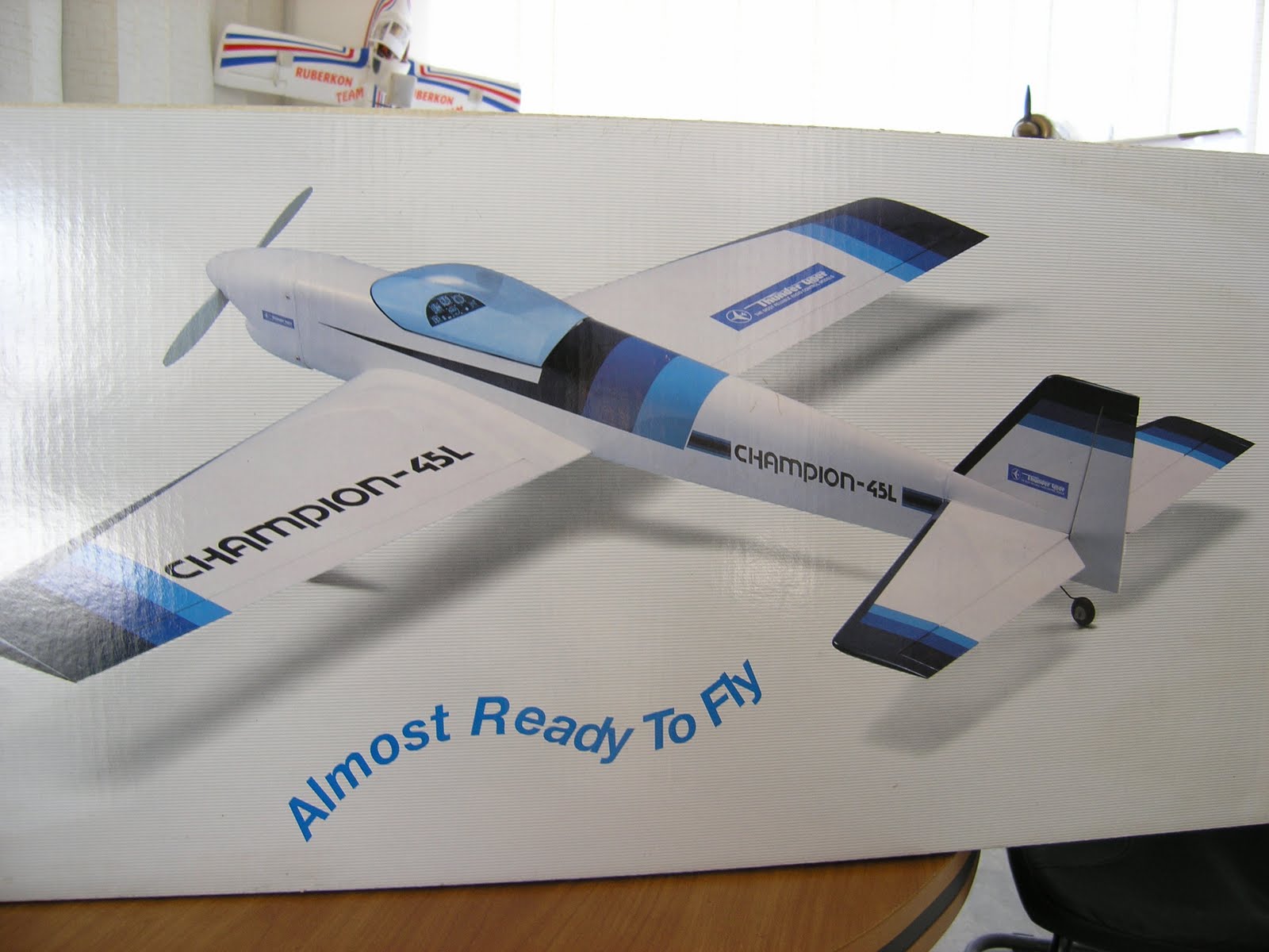 Ruberkon - Ραμπερκον www.Ruberkon.gr: CHAMPION 45 L ARF AIRPLANE