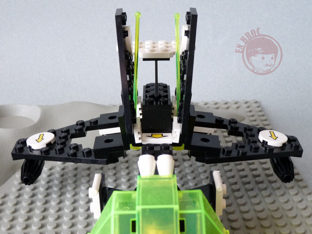 en-broc: Lego 6887 : Allied Avenger, Blacktron 2, 1991
